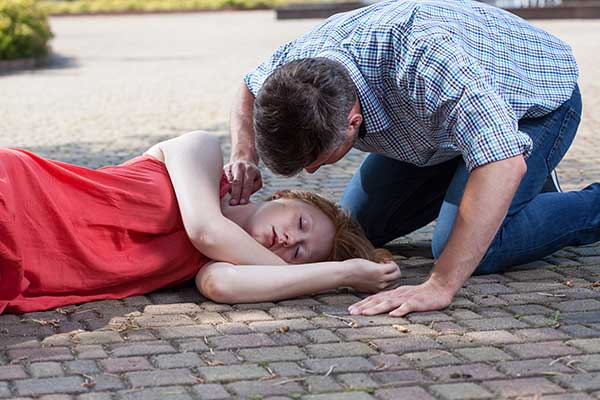 Fainting Symptoms and What to Do if Fainting Occurs